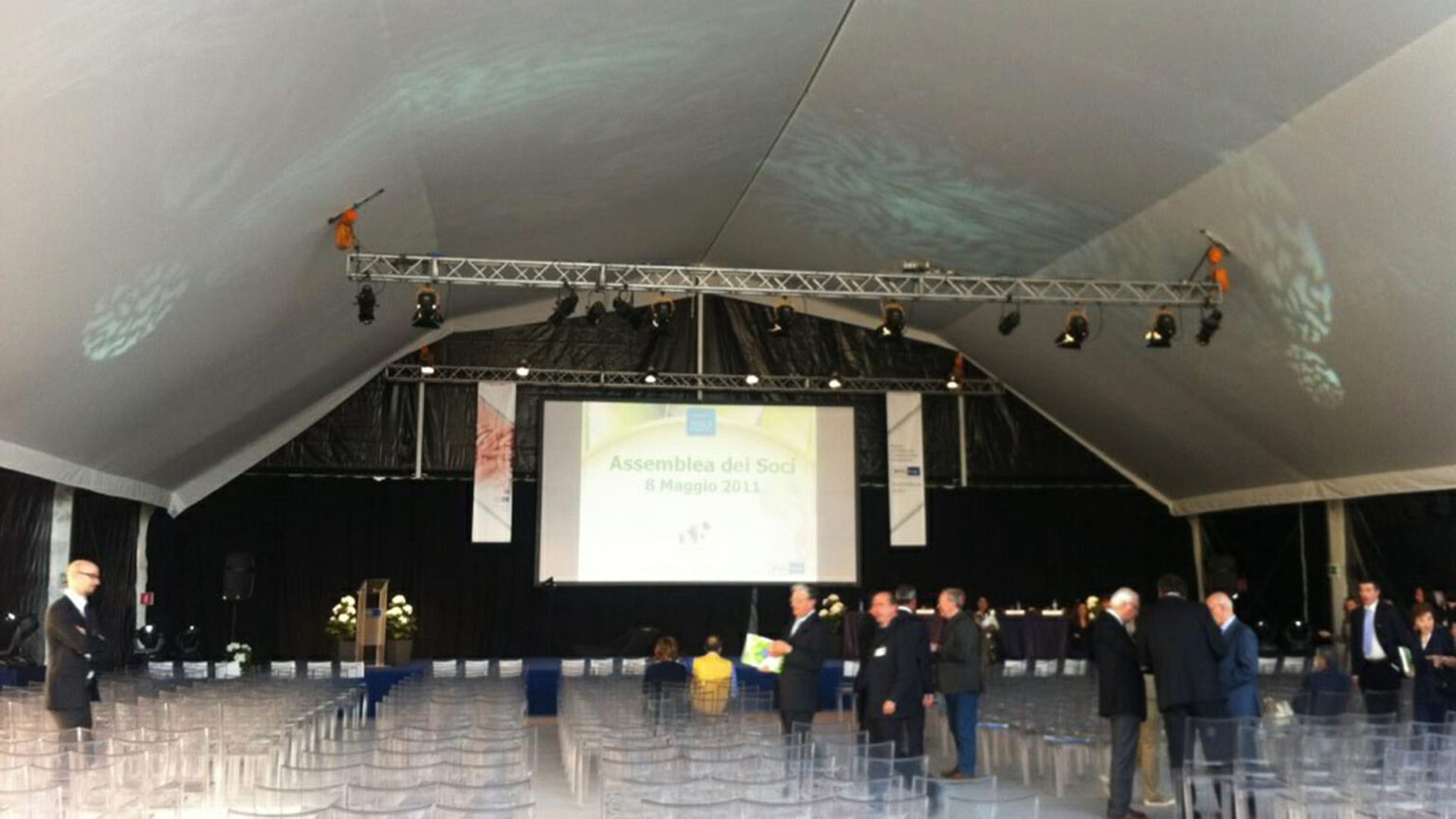 Doppia struttura in americana per padiglione ad arco appendimenti ...